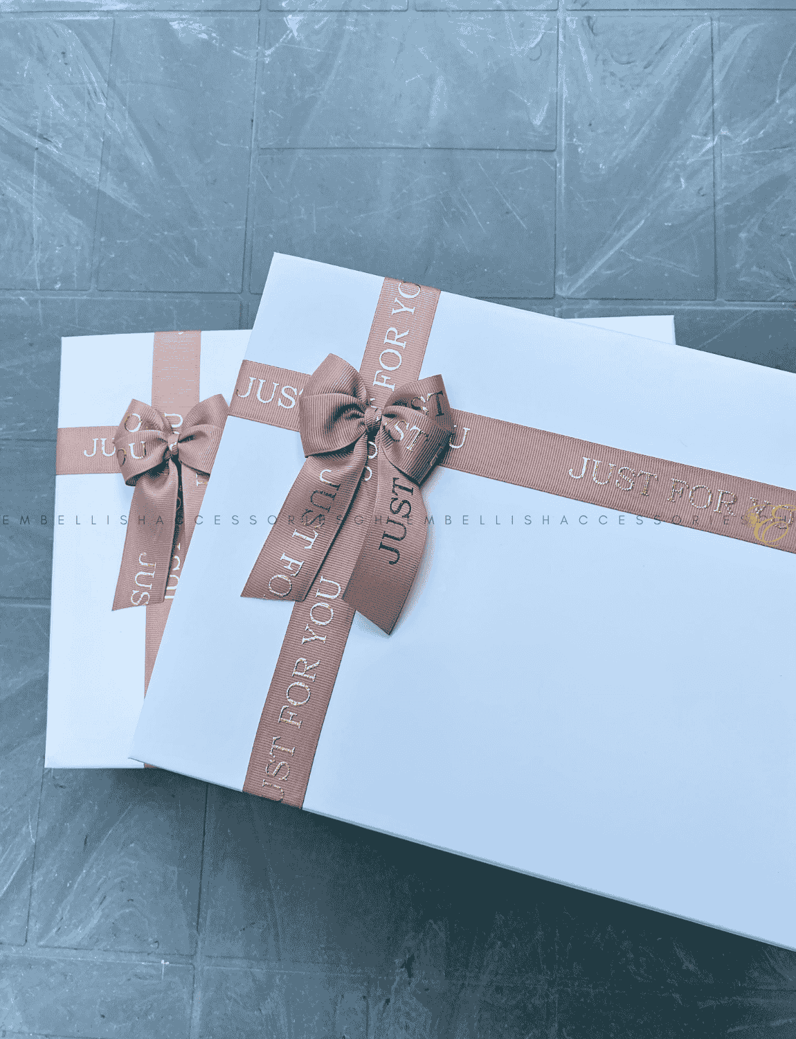 J4U Gift Box - Embellish Accessories